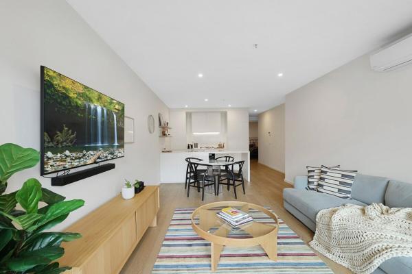 Stay Above It All St Kilda Style! - St Kilda