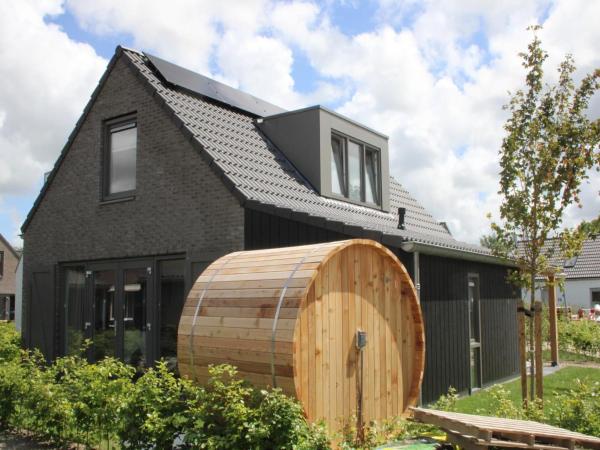 Stylish Coastal Home With Garden - Schoorl