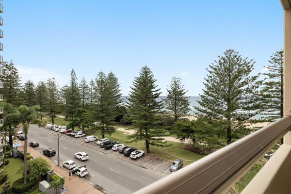 Coastal Comfort With Ocean Views - Oceania 19 - Coolangatta