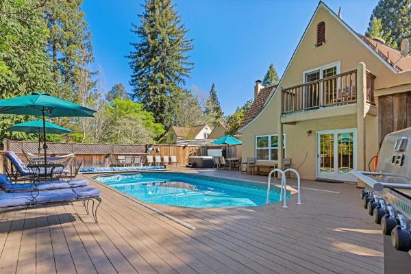 Lovely Tudor Home With Pool & Spa Near Russian River - Guerneville, CA