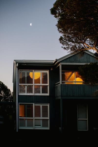 Amarela Haus - Calming Retreat Within Oceans Reach - San Remo