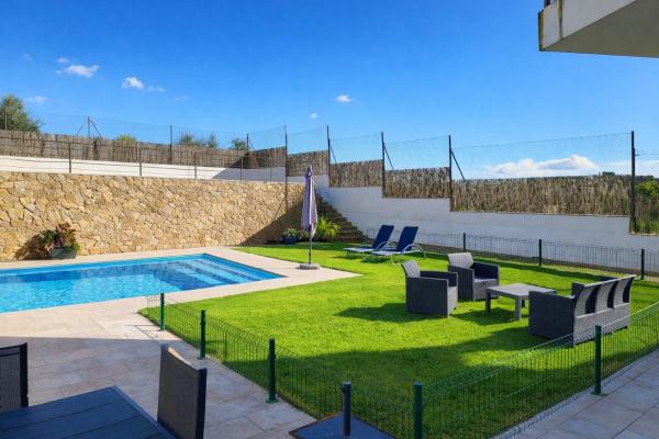 Villa Solaria Sunlight - La Carlota