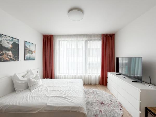 Real Living By Refa Karlin 408 - Praga