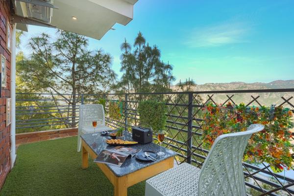 Nirvana By Nest Kasauli 2 Bhk Luxury Apartment Rooftop Cafe Free Parking - Parwanoo