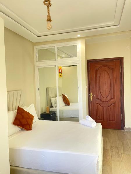 Warm Nest Bedroom- Family Only - Tanger