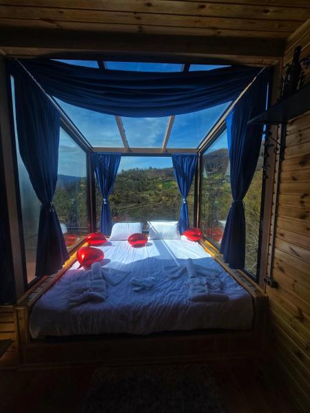 Hill House Merisi - Georgia