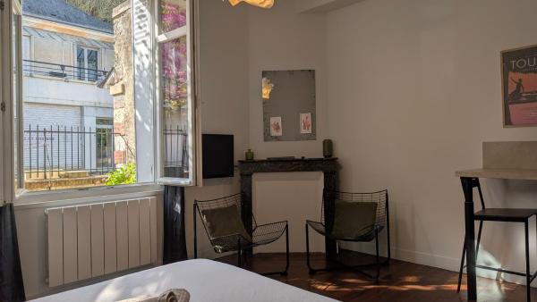 Joli Studio Fonctionnel Et Bien éQuipé, Rack Vélo - Montlouis-sur-Loire