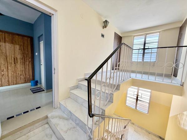 Voguish 1rk Retreat With Terrace, Near Sector 5 Metro - Prime Salt Lake Location - Calcuta, WB, India