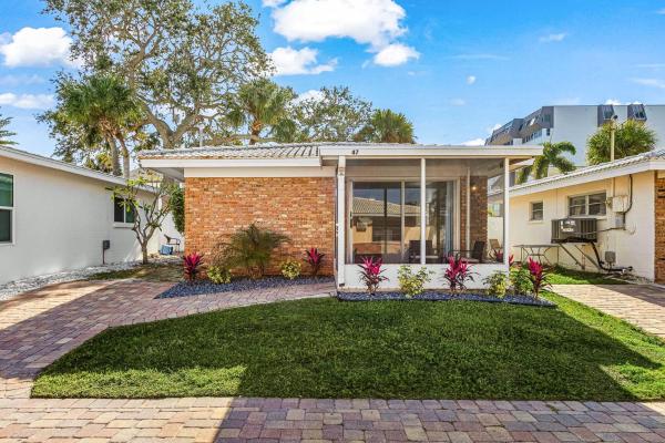 Seaside Fun Awaits In This Bright & Breezy Coastal Escape - Aloha Kai #47 - Roelens - Siesta Key, FL