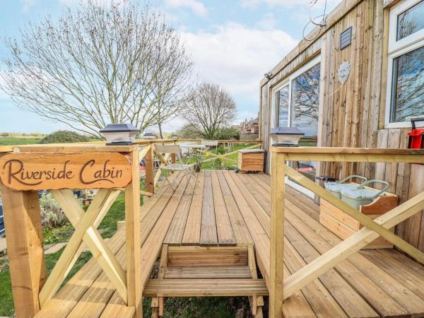 Riverside Cabin - Peterborough