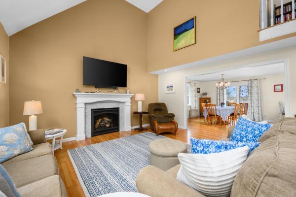 Dog-friendly Cape Home With Fire Pit - Mashpee, MA