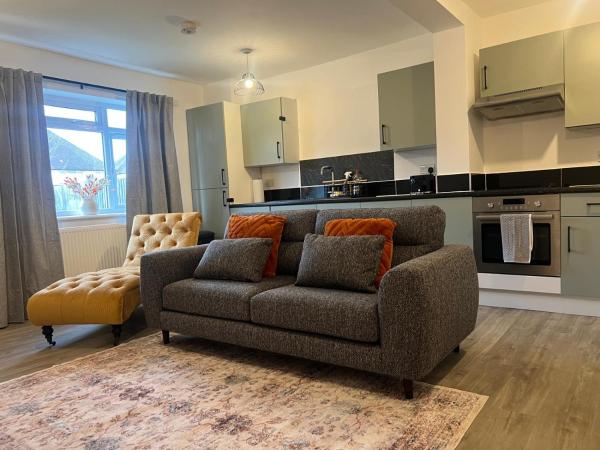 Gatwick 2 Bed Apartments Free Parking - Redhill