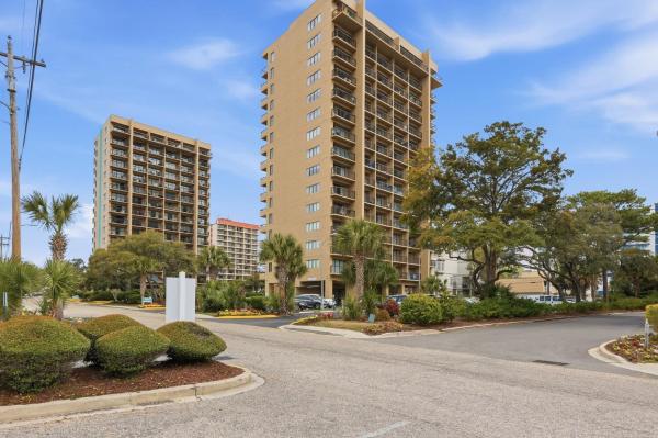 Walk To The Beach Bright & Cozy Myrtle Stay - Myrtle Beach, SC