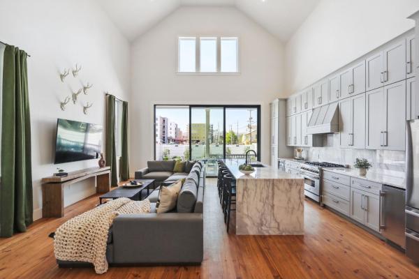 Designer 7 Bedroom Heated Pool Stay Heirloom - New Orleans, LA