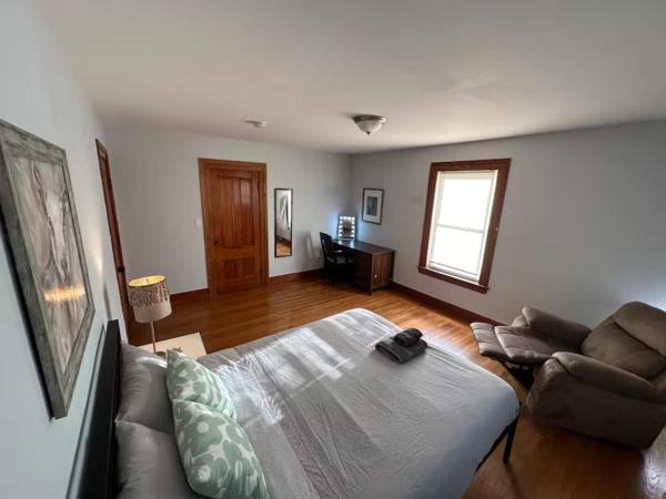 -No51- Lovely Large Room In A House - 10 Min To Green Line And Red Line T Stations & Tufts University - Centrally Located At Somerville Boston - Cambridge, MA