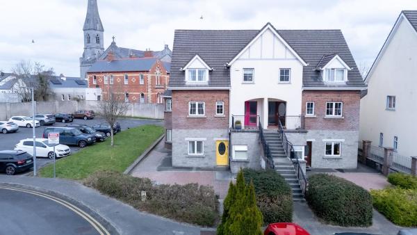Townhouse In The Heart Of Ennis Co Clare - Ennis