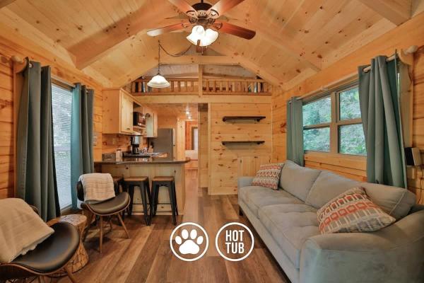 River Cabin Hot Tub & Swim Spa Near Downtown - Chattanooga, TN