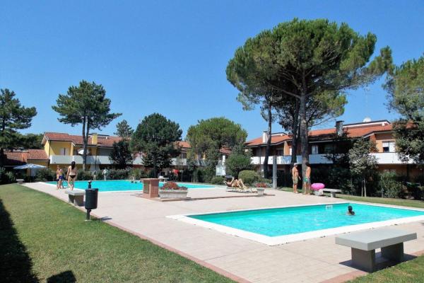 Charming Villa With Private Garden - Bibione Pineda