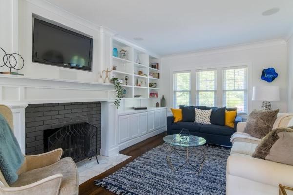 Beautiful 3 Bdrm Home Near Plaza 19 - Kansas City, MO