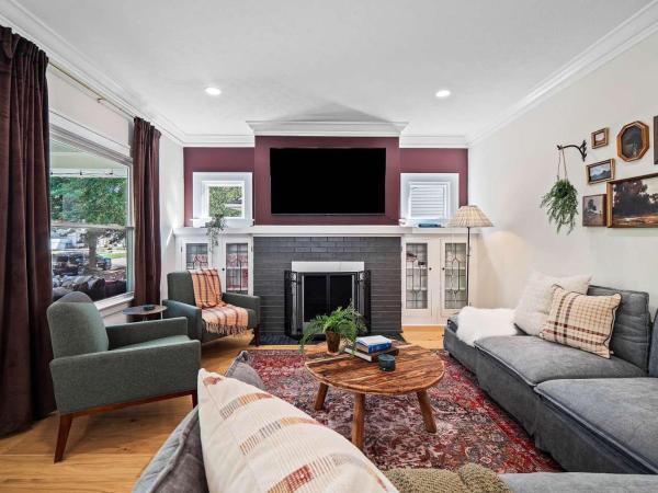 Spacious 4br In Kamms Corners Cleveland - Game Room - Sleeps 9 - Columbia, OH