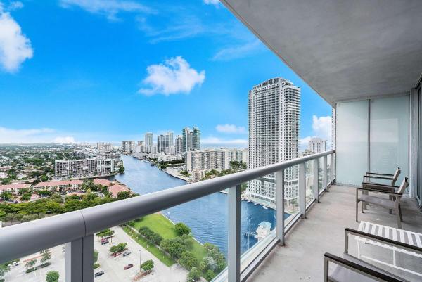 Beach Access Modern Vibe Apt With 1br In Miami - Hallandale Beach, FL