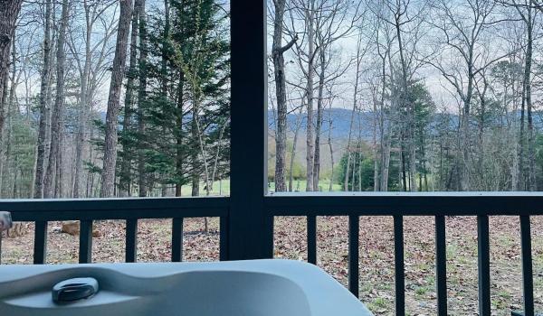 Cozy Mountain View Cottage With Hot Tub & Great Location In Blairsville - Blairsville, GA