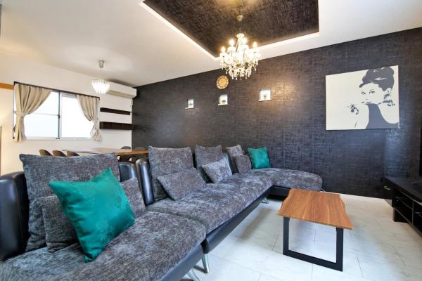 Naniwa Base - 梅田