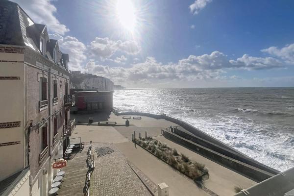 Entre Ciel Mer Et Falaises - Ault