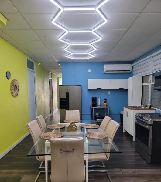 Large 9 Bedroom Home La Placita De Santurce By Rentalspr - San Juan, Puerto Rico