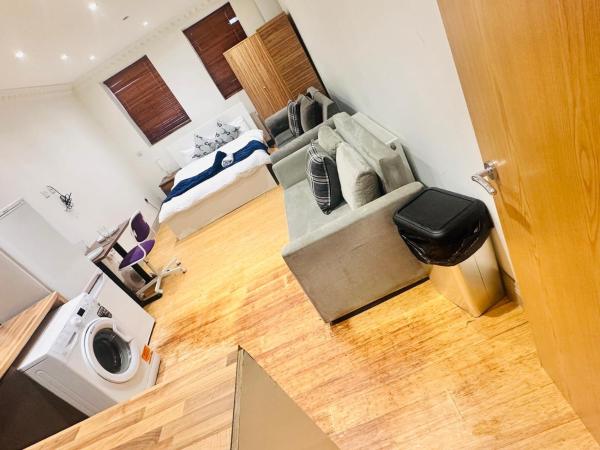 Budget Studio Apartment In Shepherd Bush For Up To 4 Guests - Near Transport - Hounslow
