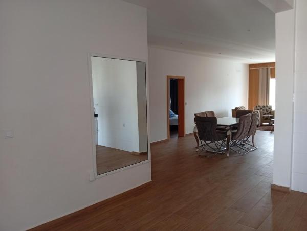 T&s Guest House - Praia