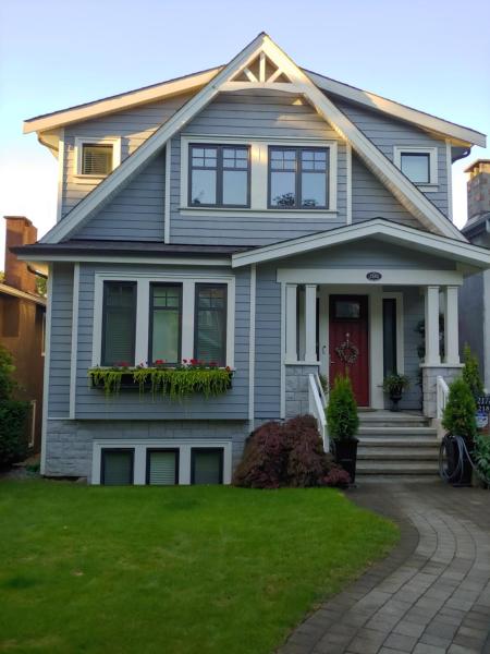 Elegant Private Guest Suite - Close To Transit - North Vancouver