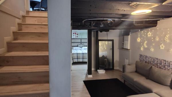 Lynn Iris Basement Suite With Sitting Area Shared Bathroom & Common Areas - Stone Mountain, GA