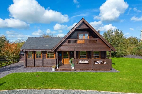 Scandi Cabin In Heart Of Anglesey With Parking - North Wales