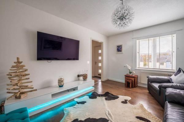 55 Incline Way - Saundersfoot Coastal Retreat With Patio & Parking - Wales