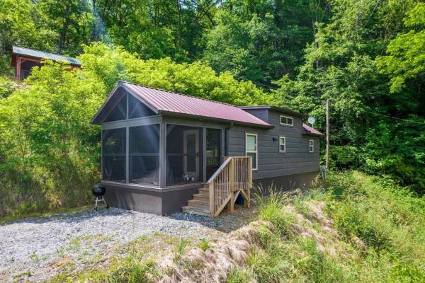 Smoky Mountain Mist, Tiny House, Custom Log Cabin - Bryson City, NC