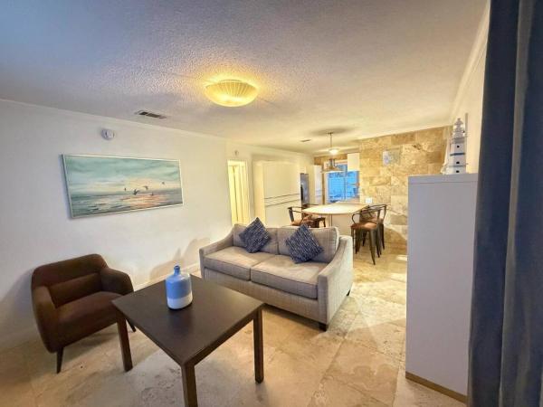 Comfortable Apartment 2br Walk To Beach Apt1 - Lighthouse Point, FL