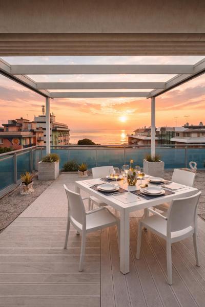 Attico Fronte Mare Con Terrazza E Garage Privato - Condominio Lara - Jesolo