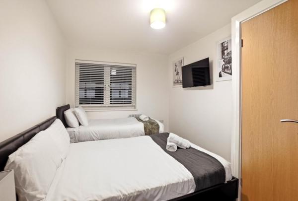 Modern Comfort Stylish City Stay - Birmingham