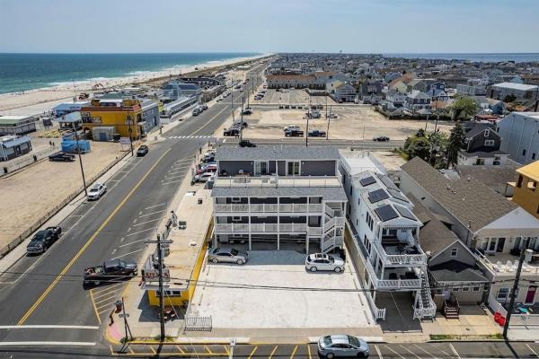 Luxury Oceanfront Condo - Block From The Boardwalk - Seaside Heights, NJ