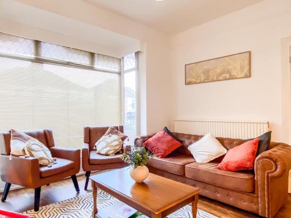 By The Beach & 10 Minutes From Swansea City Centre - Swansea, UK
