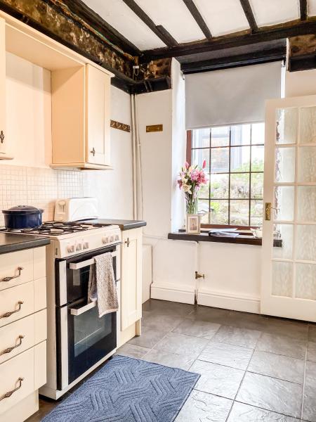 Mumbles Beachfront Escape Modern 3br & Sea Views - The Mumbles