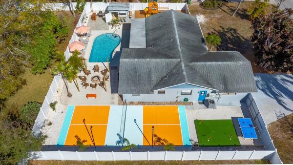 New! Bradenton, Pool, Pickleball, Game Room, Minigolf, Firepit - Bradenton, FL