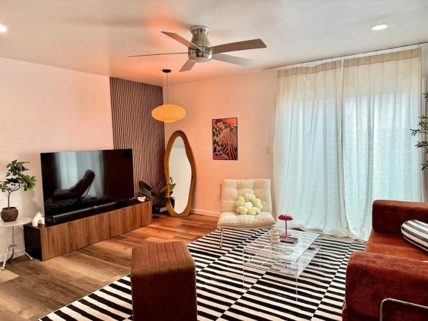 North Park - Cozy Aesthetic King Suites Near Balboa Park & Zoo - San Diego, CA