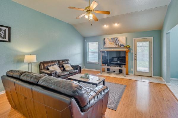 8 Mi To Fort Hood! Family Home With Patio And Yard - Killeen, TX