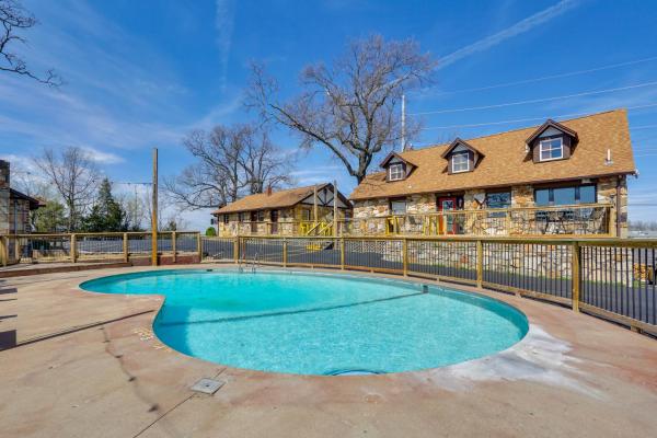 Prime Lake Of The Ozarks Location! Apt Home Base - Estados Unidos