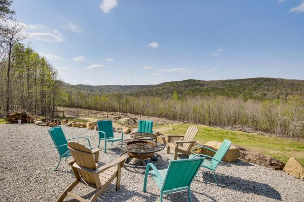 210-acre Cabin W/ Trails & Hot Tub In Tuscumbia! - Alabama