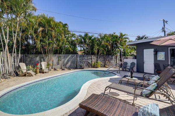 Steps To Beach! Pompano Beach Apt With Shared Pool - Pompano Beach, FL