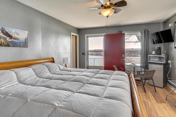 Explore The Bagnell Strip! Studio With Pool Access - United States