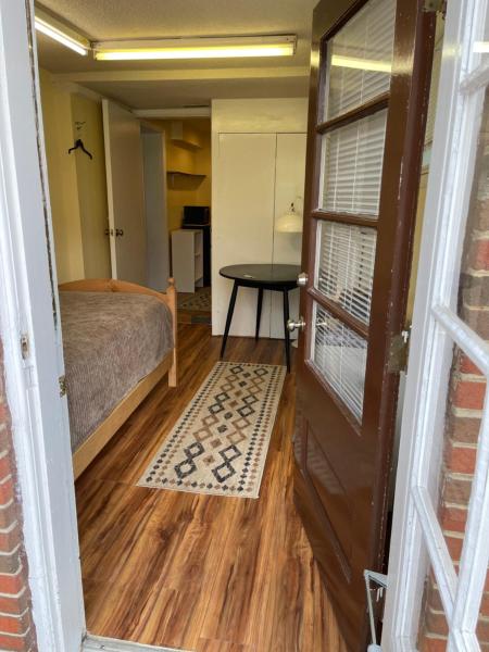 Private Twin Bed Room & Shower - Washington, DC
